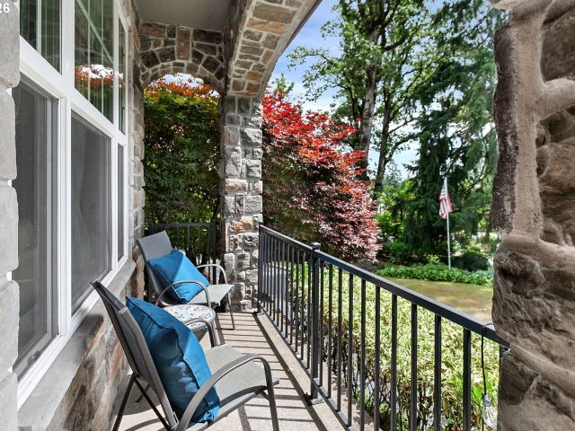 2613 beacon hill dr