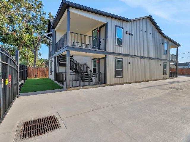 2613 Delafield Street 2