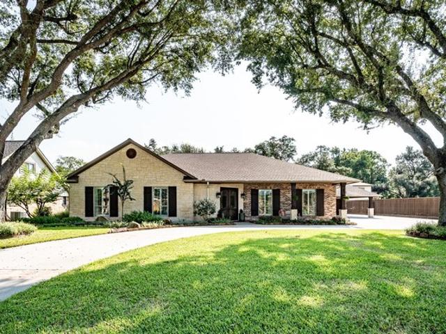 2613 Luella Ave, Deer Park, TX 77536