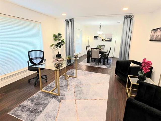2613 Live Oak Lane