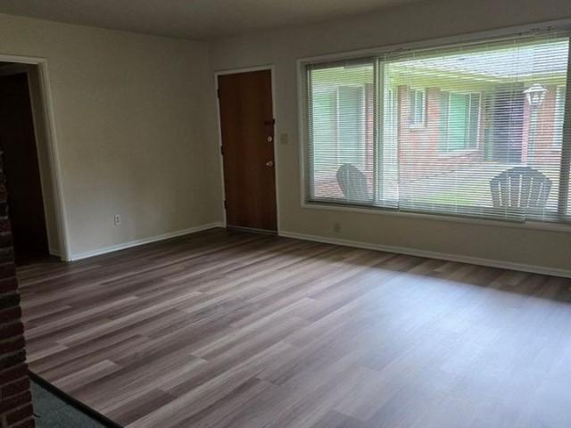 261 2 Bedroom Apartment for Rent at 3403 3403 3427 SE Madison St Portland, OR 97214 Buckman