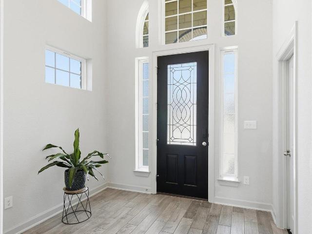 261 Ashleaf Dr