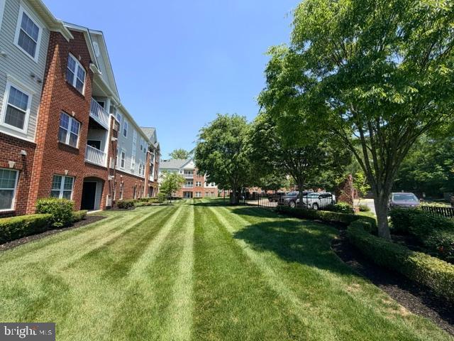 261 Beckenham Circle # 402