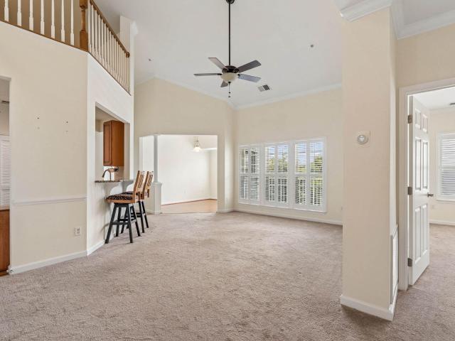 261 Beckenham Circle # 402