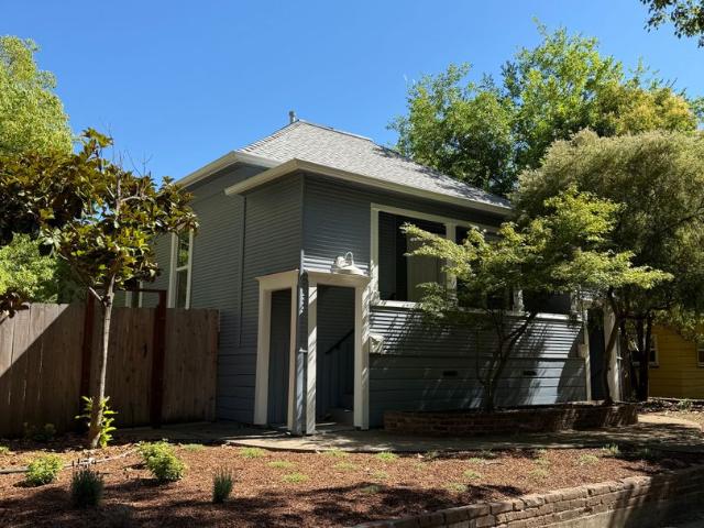 261 E 1st Avenue