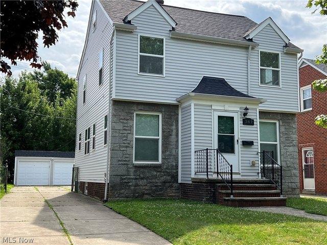 261 E 210th St, Euclid, OH 44123