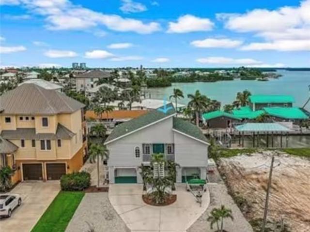 261 Egret St, Fort Myers Beach, FL 33931