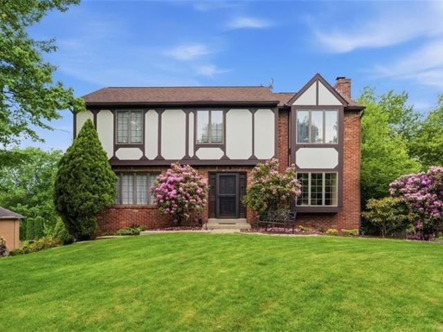 261 Finnin Rd, New Kensington, PA 15068