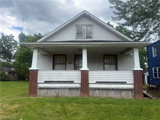 261 Hilton Ave, Youngstown, OH 44507