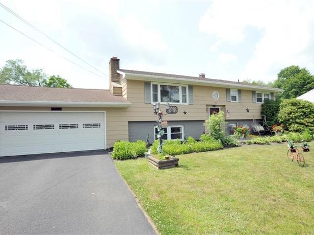 261 Oriole Dr, Horseheads, NY 14845