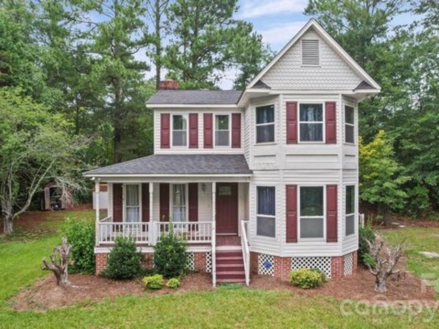 261 Lakeside Dr, Hartsville, SC 29550