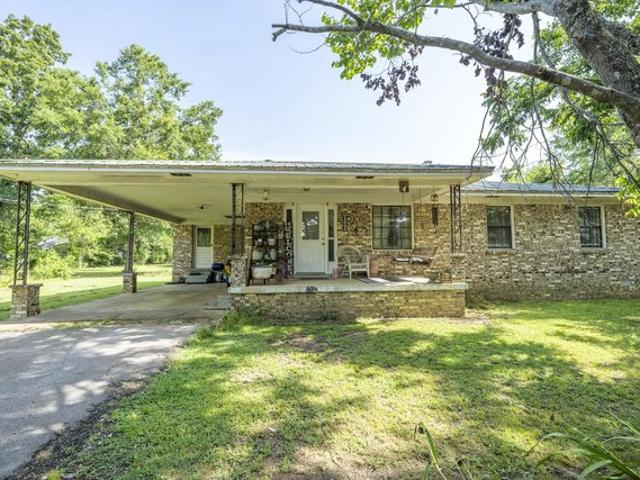 261 Macon St, Savannah, TN 38372