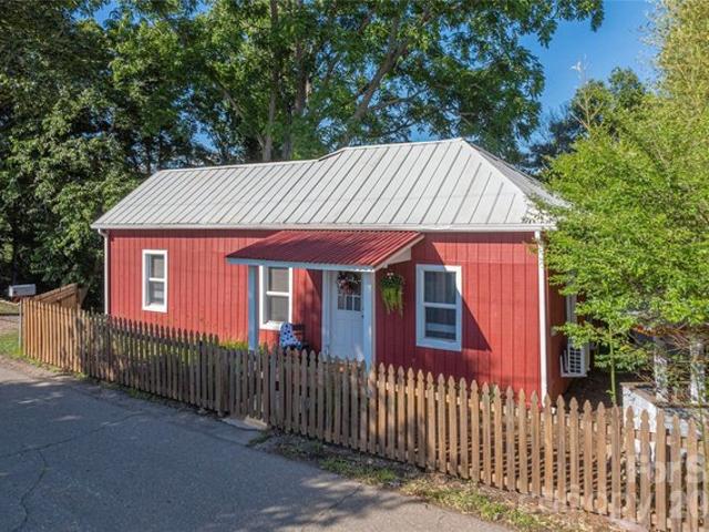 261 Star Ridge Rd, Canton, NC 28716