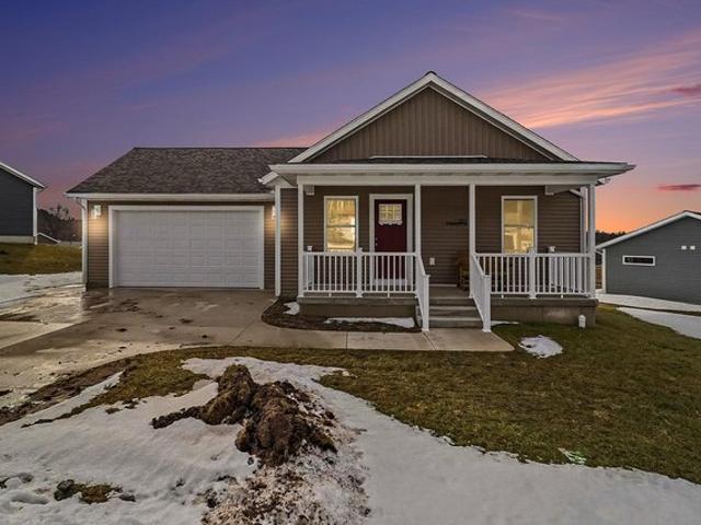 261 Stonecrest Dr, Shelby, MI 49455