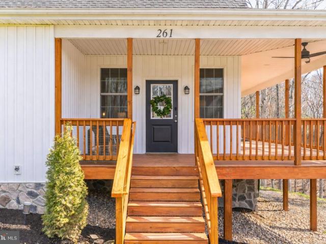 261 Sunset Village Rd, Front Royal, VA 22630 | MLS #VAWR2012 | Compass