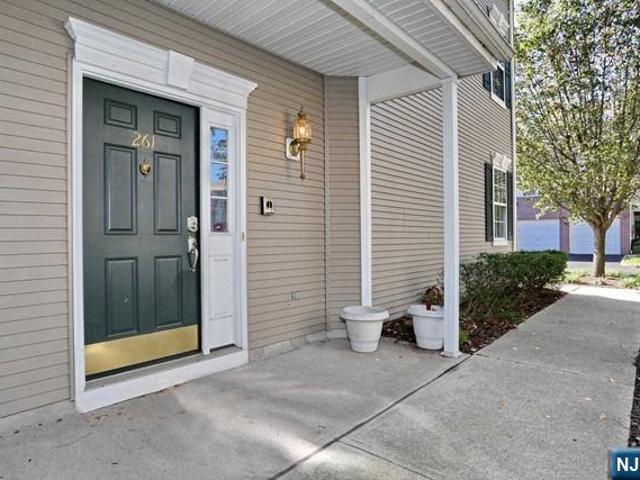 261 Riverwalk Way # Q174