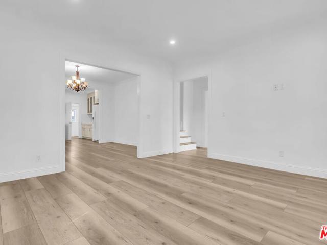 261 W 43rd Place