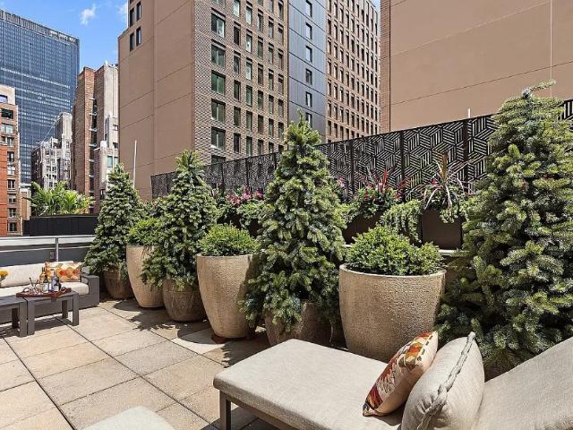 261 W 28th Street 10D