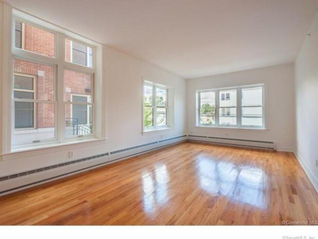 261 Washington St #1A, New Britain, CT 06051