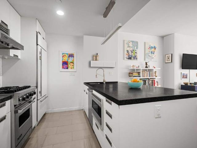 261 West 28th Street, New York, NY
