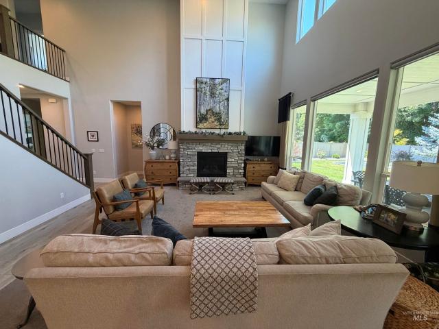 2624 E Lawton Drive