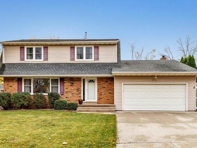 2624 E River Dr, Green Bay, WI 54301