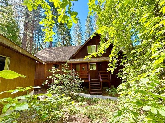 2624 Indian Rock Rd, Dorrington, CA 95223