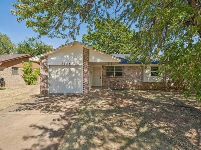 2624 Kings Rd, Moore, OK 73160