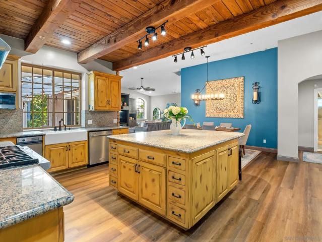 2624 Puebla St, Escondido, CA