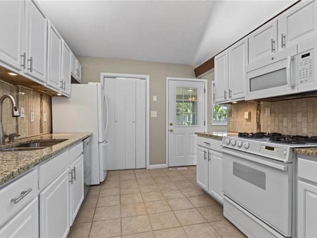2624 Powell CIR