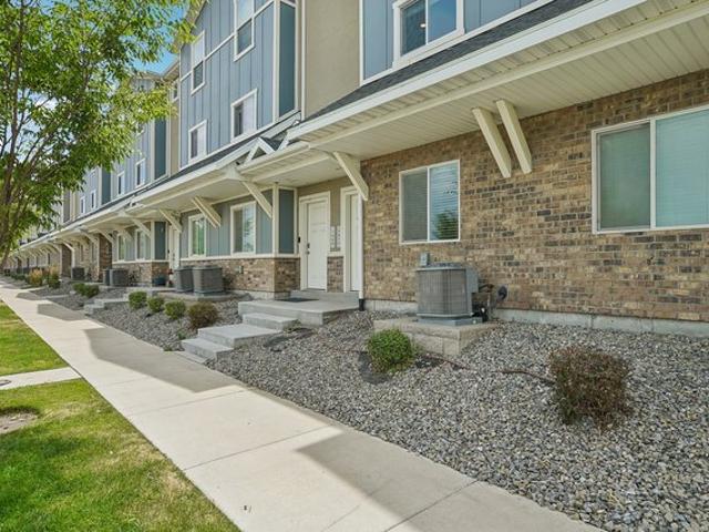 2624 S Pickwick St, Magna, UT 84044