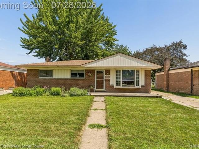 26256 Patricia Ave, Warren, MI 48091