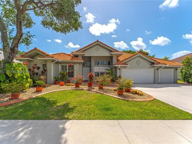 2625 Fairways Dr, Homestead, FL 33035