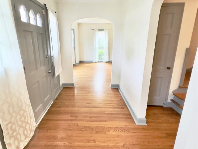 2625 Gladys Avenue