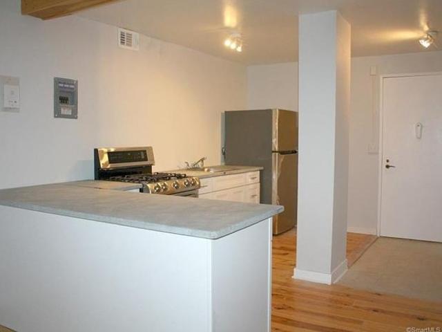 2625 Park Ave #6R, Bridgeport, CT 06604