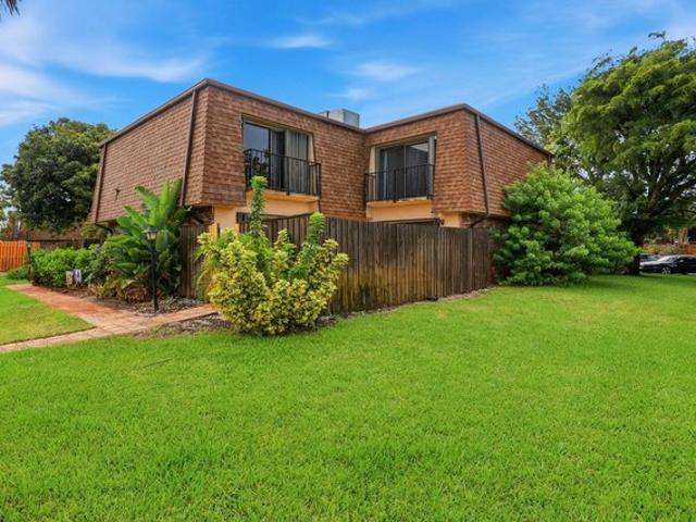 2625 SE 5th Cir, Boynton Beach, FL 33435