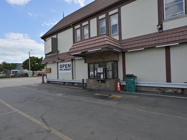 2625 W North Ave