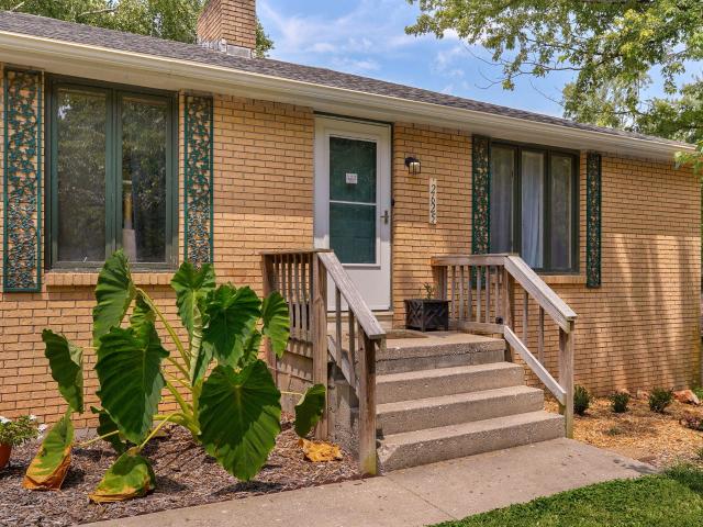 2625 W Village Lane