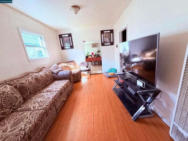 2625 75th Ave