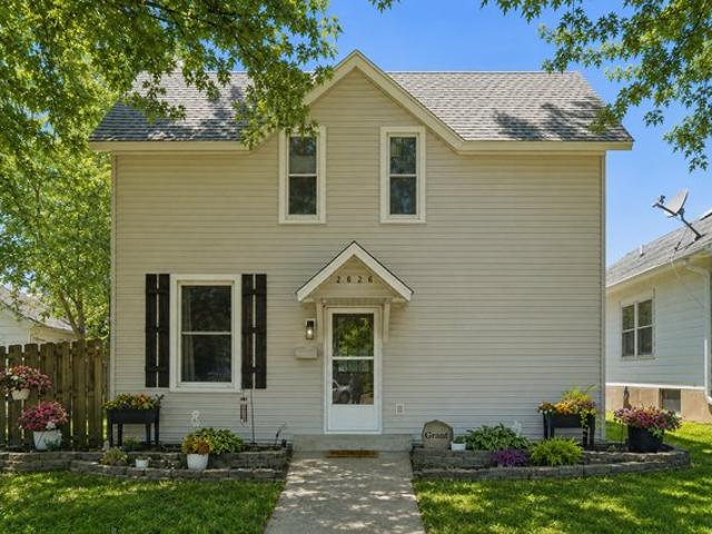 2626 N 3rd St, Clinton, IA 52732