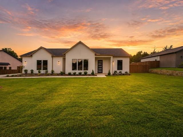2626 Bainbridge Dr, Dallas, TX 75237