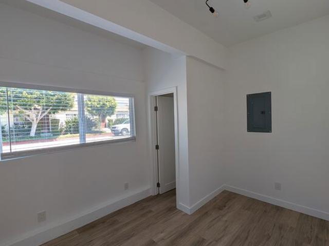 2626 Cloverfield Boulevard 12