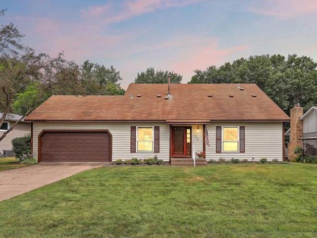 2626 Edgewood Ct, Stillwater, MN 55082