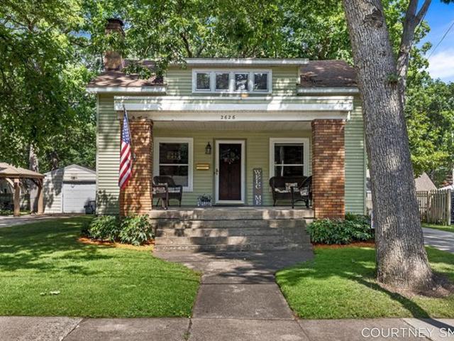 2626 Forest Grove Ave SW, Wyoming, MI 49519