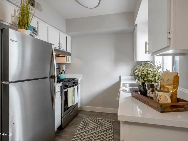 2627 N 45th Avenue # 3P