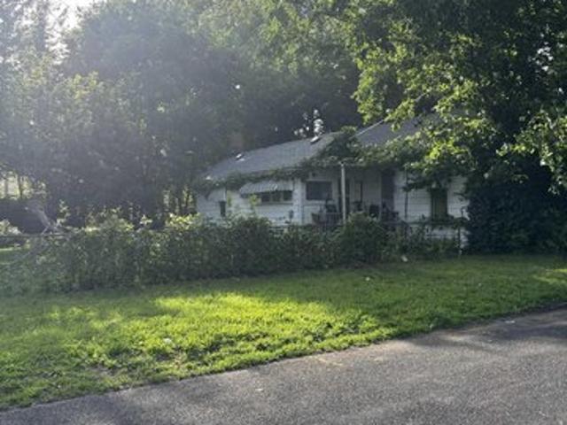 2627 N Ellis St, Peoria, IL 61604