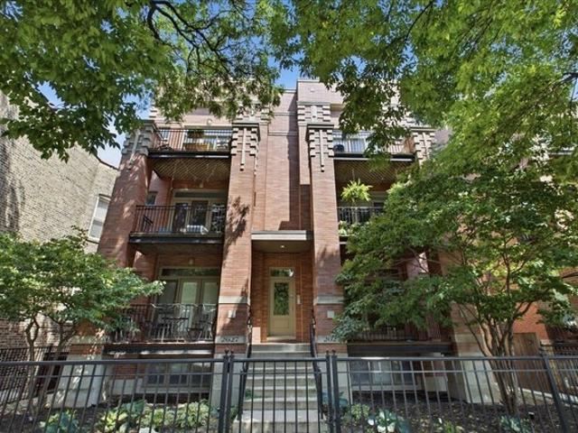 2627 N Sheffield Ave Apt 301, Chicago, IL 60614