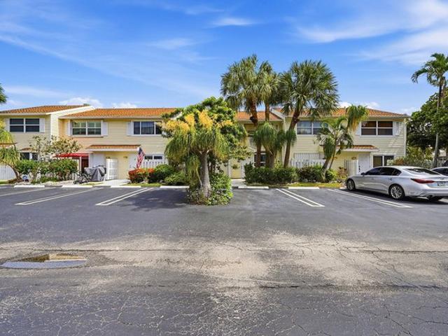 2627 NE 15th St, Pompano Beach, FL 33062