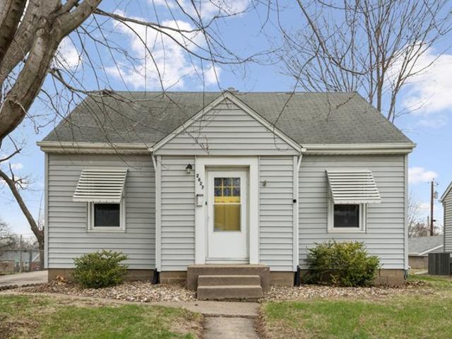2627 College Ave, Davenport, IA 52803