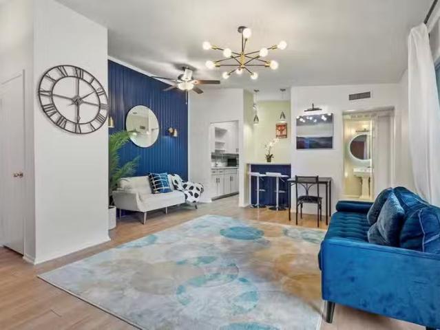 2627 Douglas Ave #206, Dallas, TX 75219